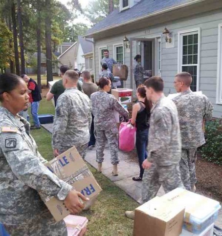 Crowd of Helpers Show Up for Dying Soldier on Moving Day - Good News ...