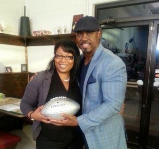 Still Coaching With MS, Single Mom Gets a Surprise From Her NFL hero ...