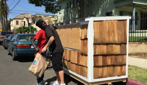 Man Builds Tiny House for Homeless Woman Sleeping in the Dirt (WATCH ...