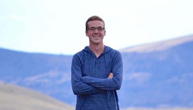 Valedictorian Anonymously Posts Kind Words for all 657 Schoolmates