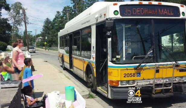 Boston Bus Driver Treats Everyone on Board, Stops at Kids’ Lemonade ...