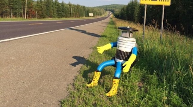Robot is Hitchhiking by Itself Across the U.S. And Needs a Lift