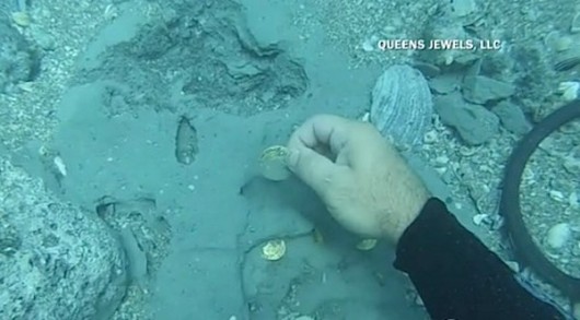 Family Finds 300 Year-old Golden Treasure Found in Shallow Waters of ...