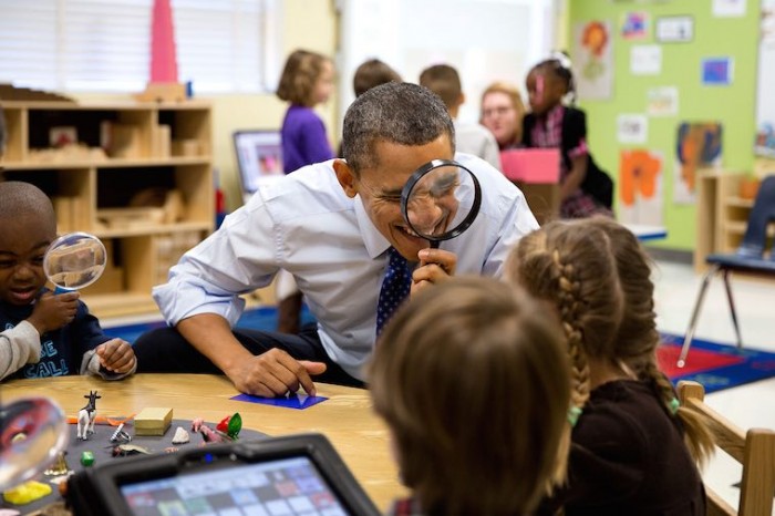 Sweetest Moments From the Obama Years In Photos (2009-2017) - Good News ...
