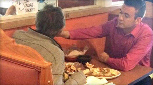 Waiter’s Response to Customer Eating Without Hands is Food for the ...
