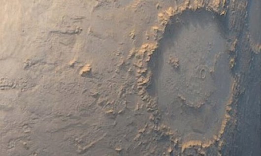 Hawaiian Volcano Erupts Into Smiley Face Just as its Flow Reaches the ...