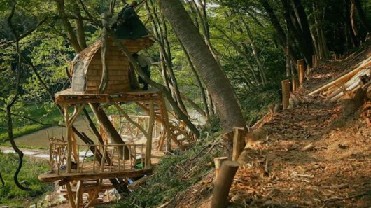 Man Builds Magical Classroom Treehouse for Kids Displaced by Tsunami ...