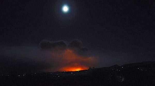 Airbnb Hosts Give Free Refuge to Those Escaping Dark Night of Wildfires ...