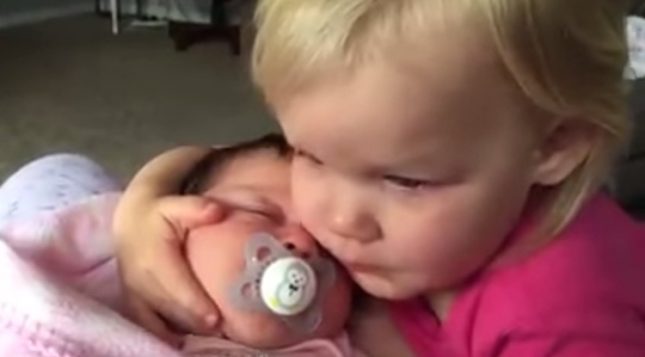Grumpy Toddler Suddenly Stops Crying the Second She Sees Her Sister: “I ...