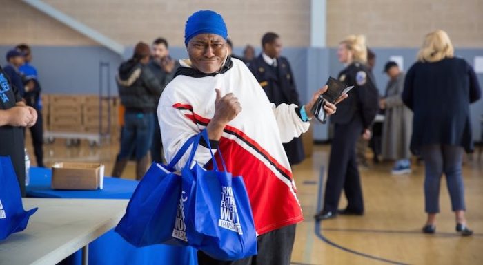 Muslim Group Hands Out 1,000 Holiday Turkey Meals to Needy Families ...