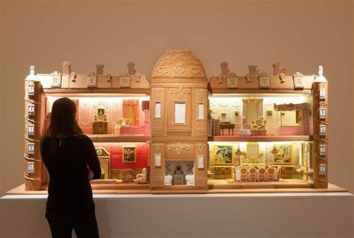 Check Out This Gingerbread Mansion That Took 500 Hours to Build - Good ...