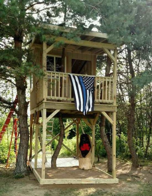 35 Fellow Cops Finish the Treehouse a Slain Officer Was Building For ...