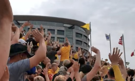 Watch Entire Football Stadium Wave to Sick Kids in Children's Hospital ...