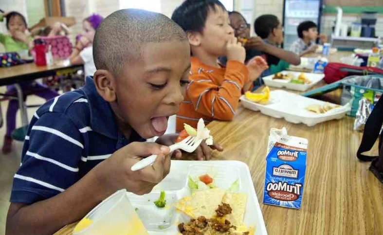 Elementary School ‘Share Tables’ Keep Unwanted Lunch Food Out of Trash