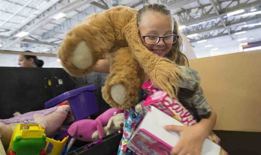 Anonymous Donor Buys Every Toy at Goodwill, Gives Them to Children For Free