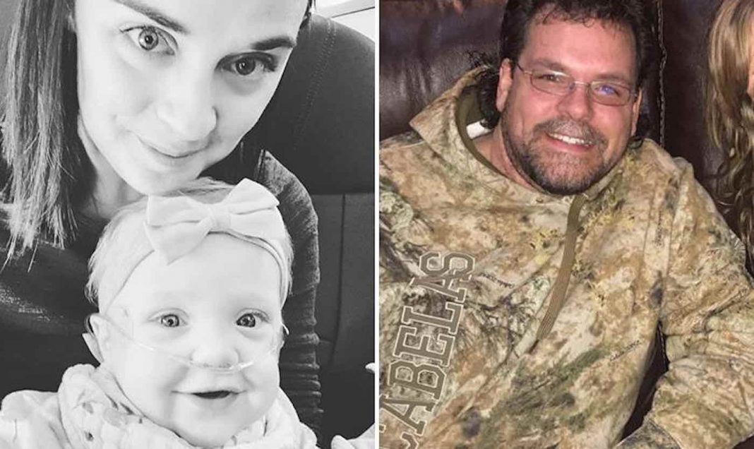 Mom Brought to Tears When Airline Stranger Gives Up First Class Seat ...