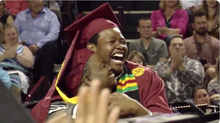 High Schoolers Give ‘Amazing’ Silent Ovation for Classmate With Sensory ...