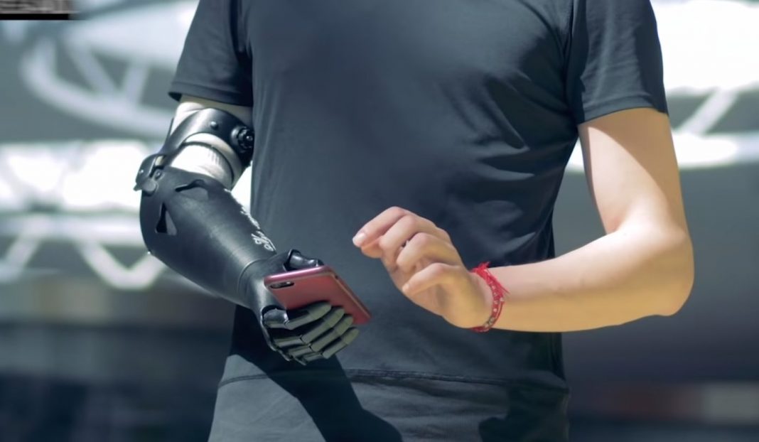 Researchers Have Successfully Made First-Ever Robotic Arm That Can Be ...