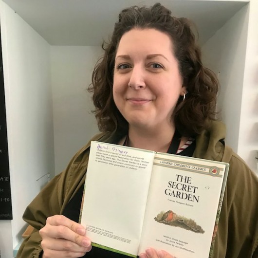 25 Years After Woman Gave Favorite Childhood Book to Charity, She is ...