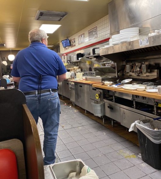 When Young Waffle House Worker Was Left Alone to Run Entire Restaurant ...