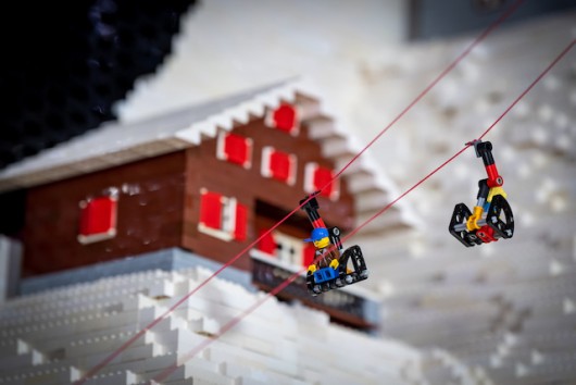 Couple Uses 400,000 LEGO Bricks to Build Biggest Christmas Creation in ...