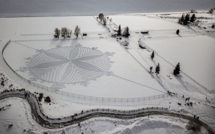 Artist Creates Breathtaking ‘Drawings’ in Snow By Walking for Hours at ...