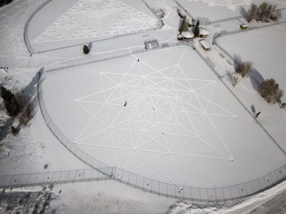 Artist Creates Breathtaking ‘Drawings’ in Snow By Walking for Hours at ...