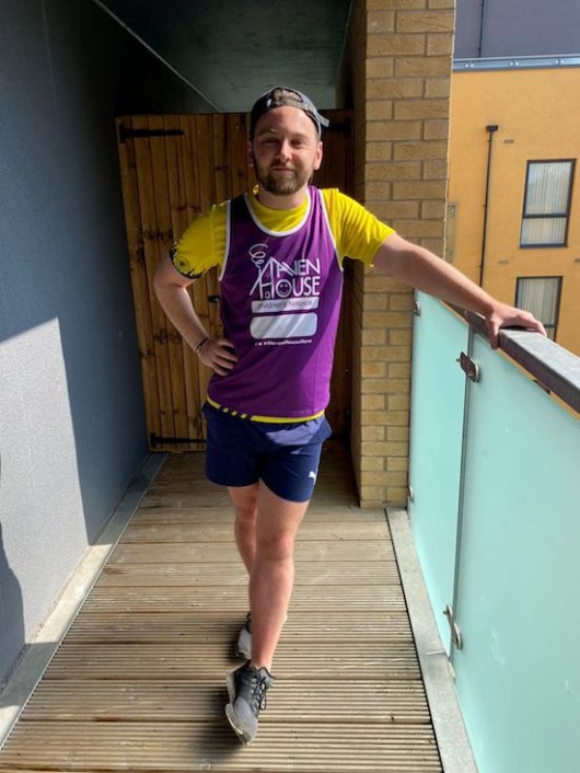 Man Doggedly Completes Half-Marathon on His Balcony for Charity ...