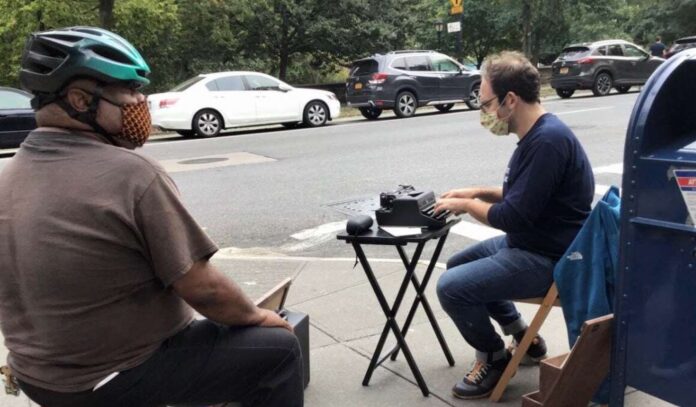 Man Sits With Typewriter on NYC Sidewalk to Help Strangers Send Letters ...