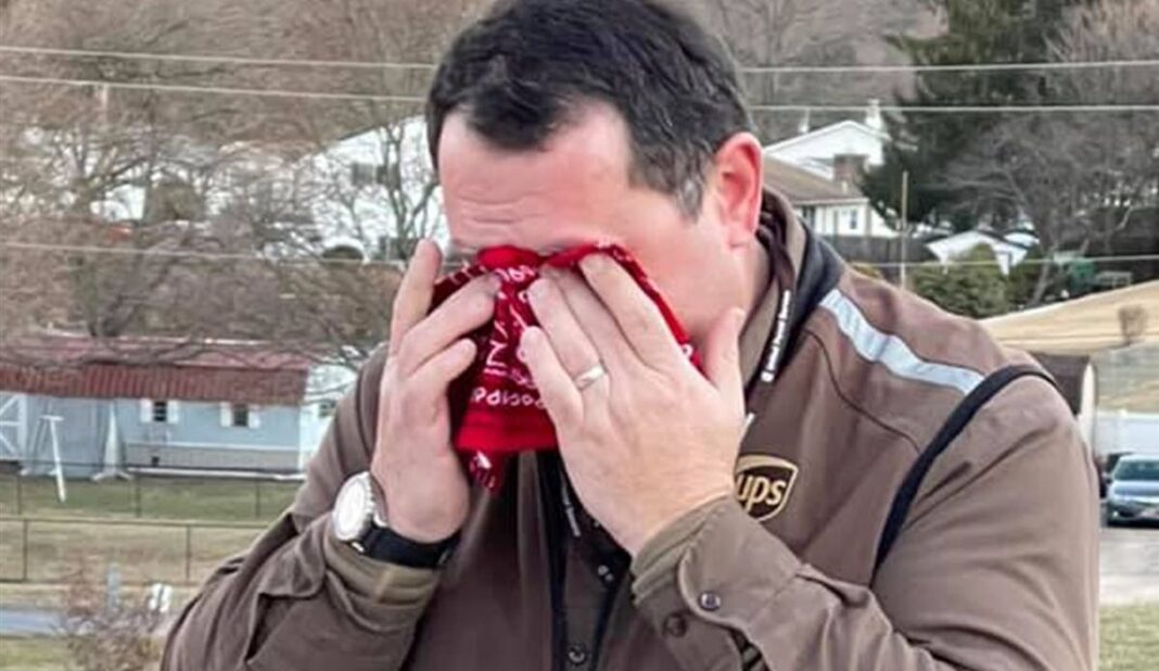 Town Surprises UPS Driver With $1,000 to Thank Him For Being Essential ...