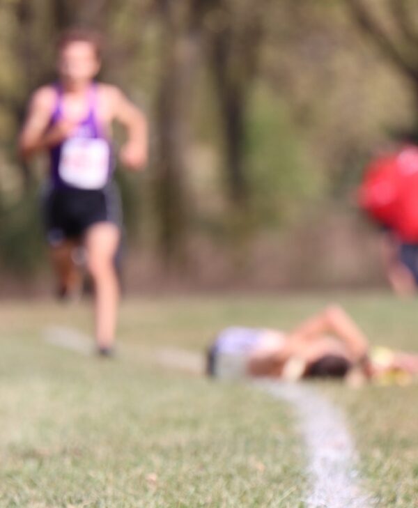 Nebraska Teen Runner Helps Competitor Finish Race After He Collapsed ...