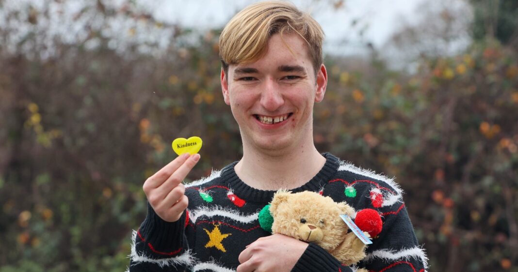 Teen Has Performed a Random Act of Kindness Every Day Since the Start ...