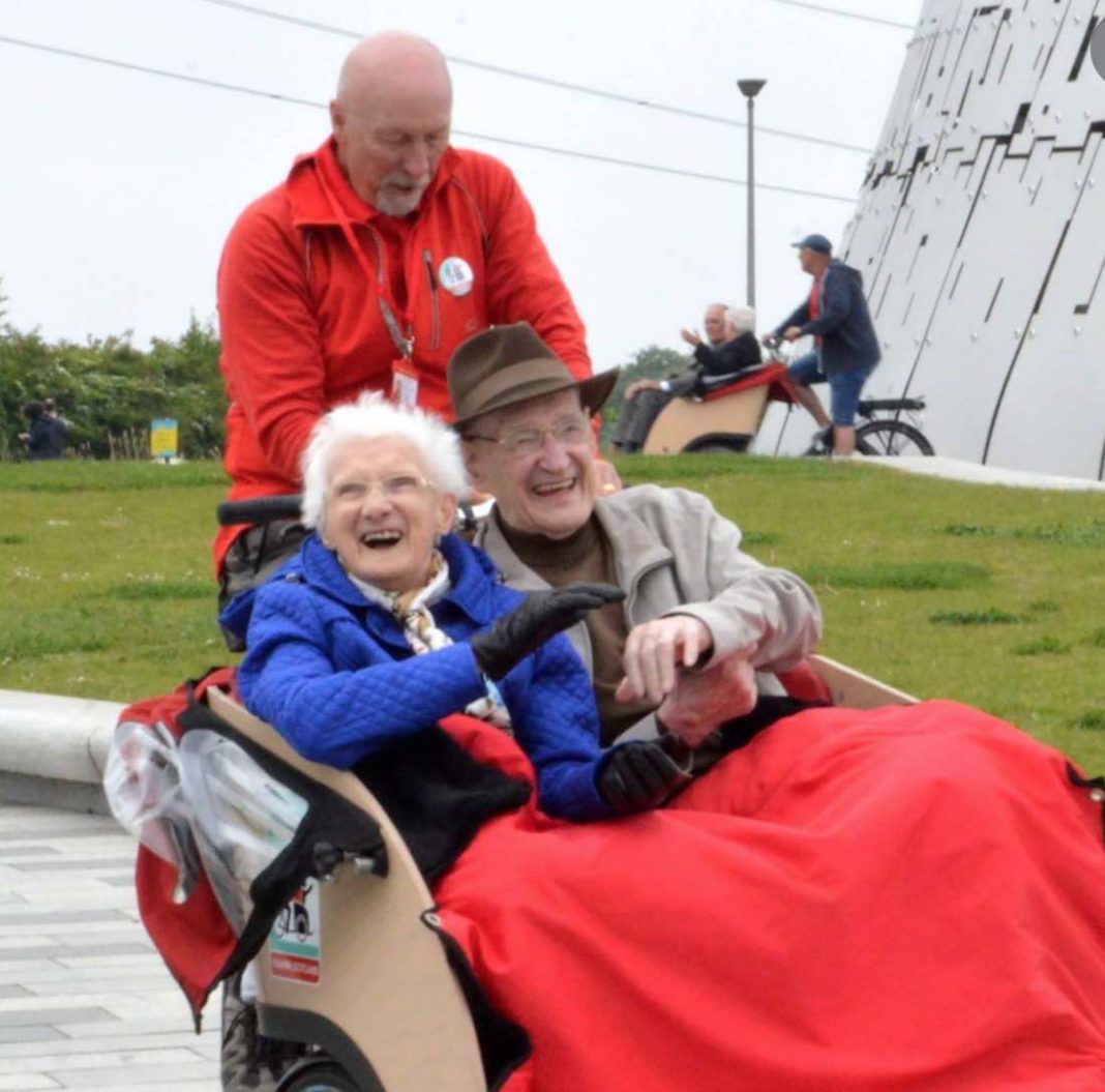 Volunteers Are Soothing Senior Loneliness, Giving Free Rides on ‘Couch ...