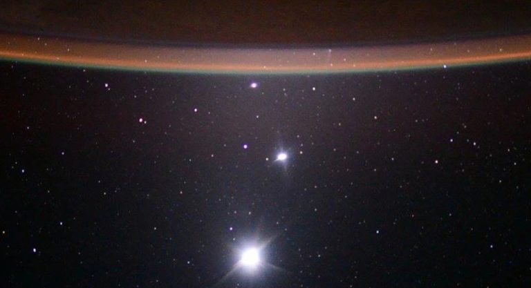 The Planets are Prepping for An Epic Alignment – Here's How to Watch it ...