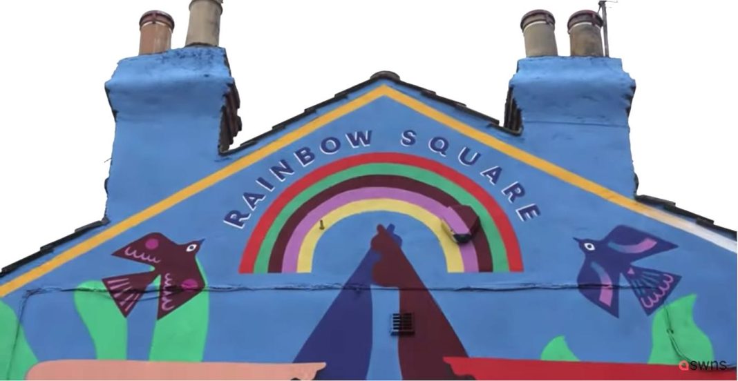 Painter is Brightening City's Drab and Neglected Streets Transforming ...