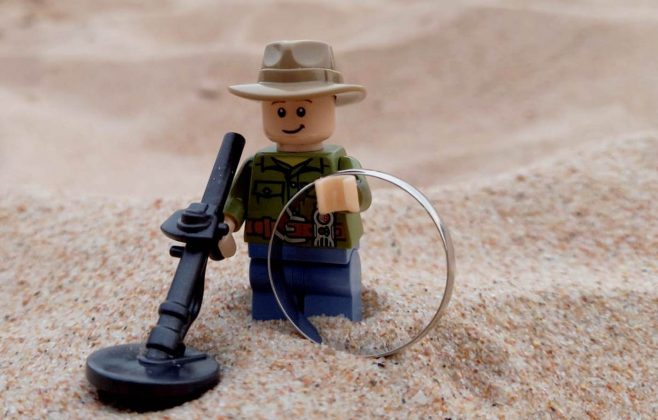 Guy Finds Lost Wedding Ring and Delivers to Honeymoon Couple Using a ...