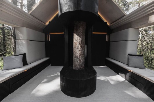 UFO-Like Treehouse Hovers in the Highest Branches of Finnish Forest – LOOK