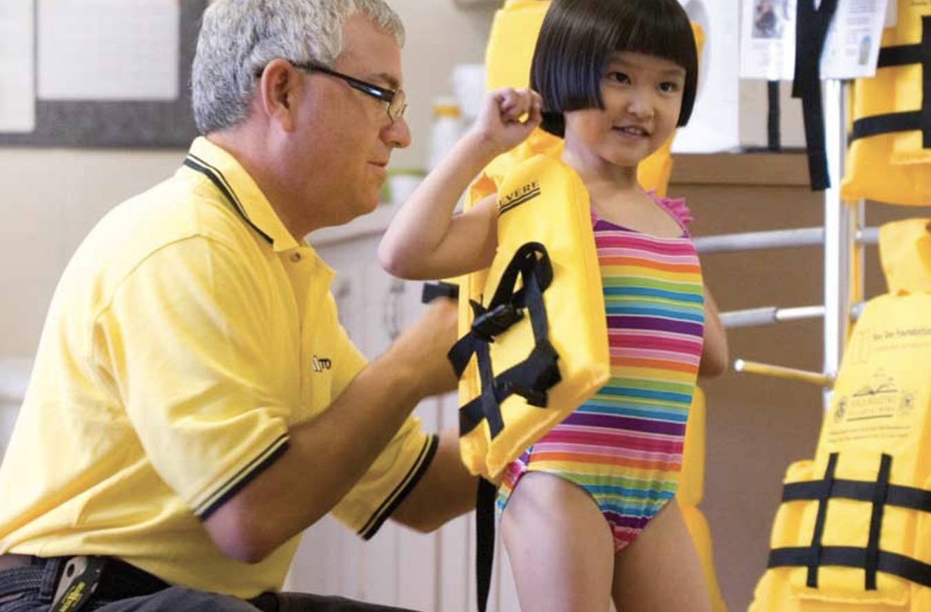 Free Life Jackets Loaned to Anyone in Need – Now Saving Lives in 1,000 ...
