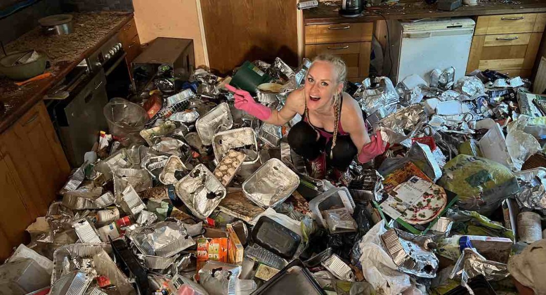 She Just Loves Cleaning and Now Helps Women in Need By Scrubbing Homes ...