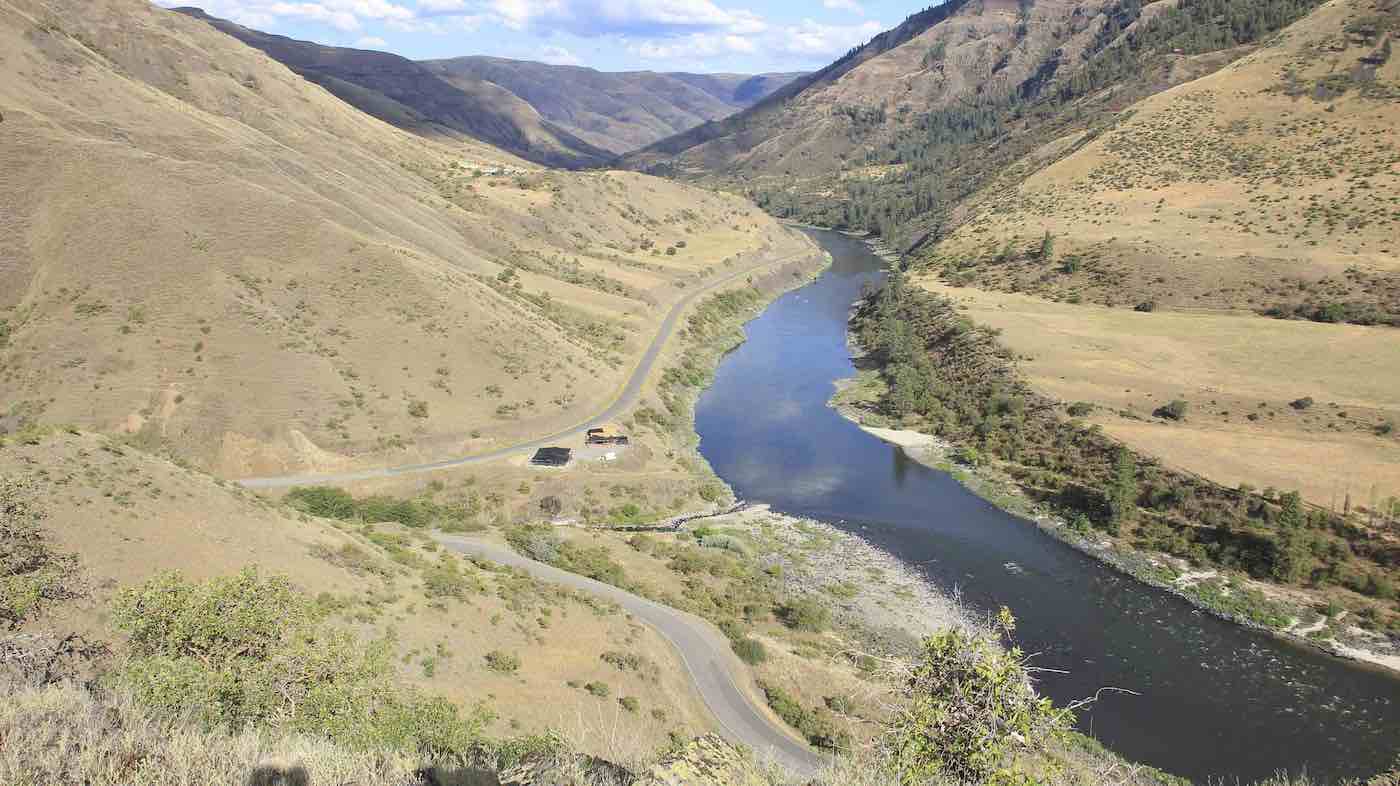 Americas' Oldest Spear Points Discovered in Idaho Look Like Ones From ...