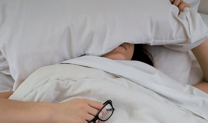 Struggle Sleeping? These 3 Sleep Habits Are Tied to Signs of Brain ...