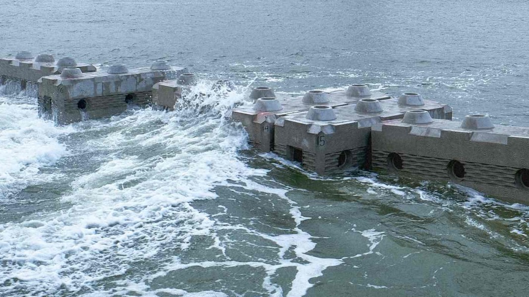 New Shoreline Protection Looks Like Massive Lego Bricks and Doubles as ...