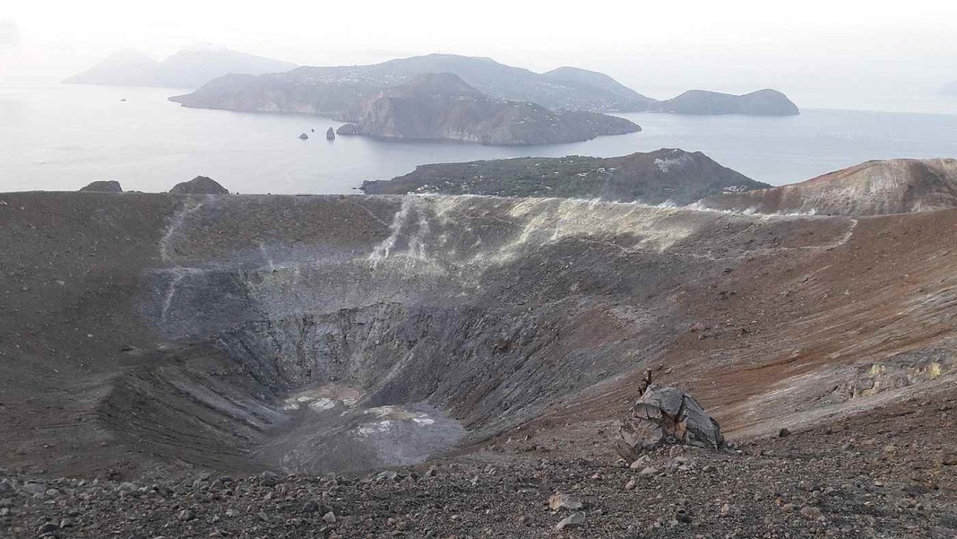 Volcanic Microbe Discovered Can Eat CO2 ‘Astonishingly Quickly’ to Cut ...