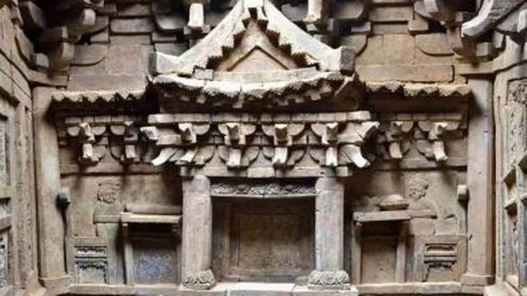 Stunning Tomb With Skylights in a Carved Chamber Uncovered From the Jin ...