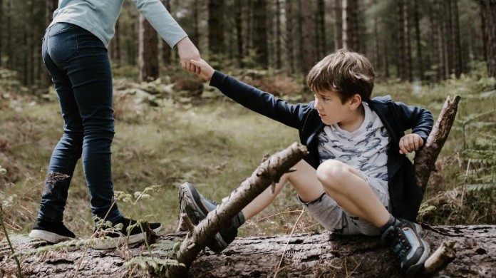 Small Acts of Kindness Are Universal: Global Study Finds People Help ...