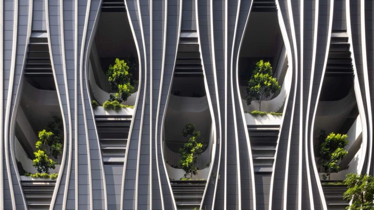 Skyscraper Bursting with 80,000 Plants Opens to the Public in Singapore ...