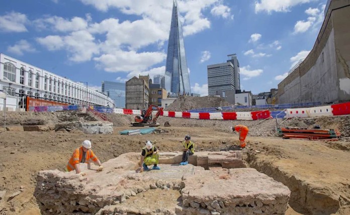 "Incredibly Rare" Roman Mausoleum Uncovered Beneath London Construction ...