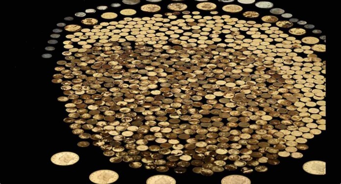 Man Finds Surprise of a Life in His Field: 700 Coins from Civil War ...