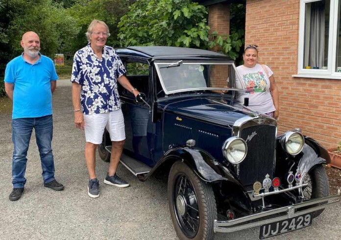 Car Fanatic's Roadtrip Reunites 90-year-old Vintage Austin With Every ...