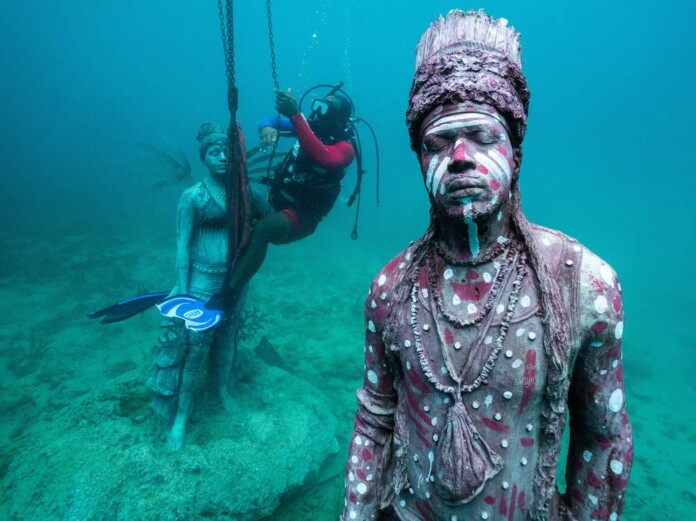 Artist Decorates Underwater Sculpture Park With 25 Figures of Local ...
